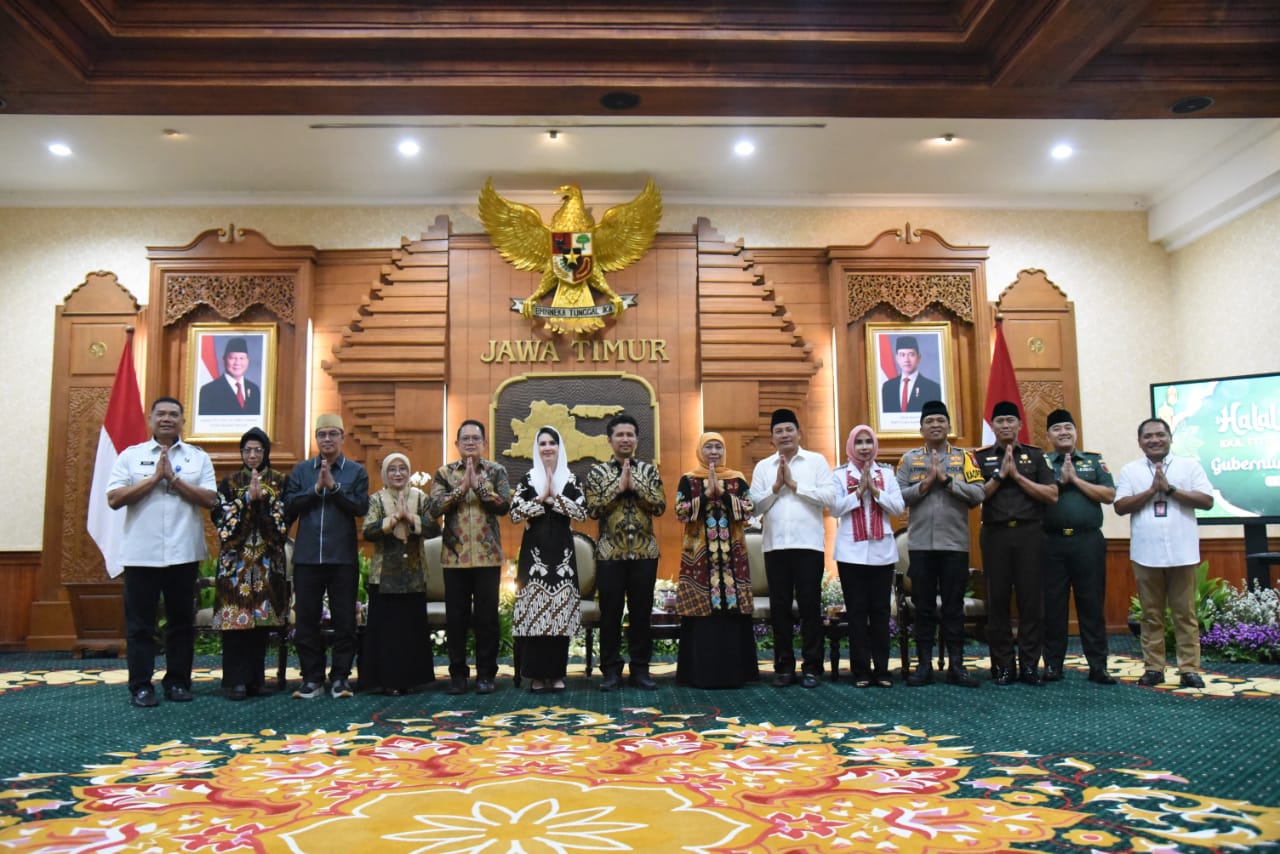 Bupati dan Wakil Bupati Sidoarjo Ikuti Halal bi Halal Dengan Gubernur dan Wakil Gubernur Jatim ...